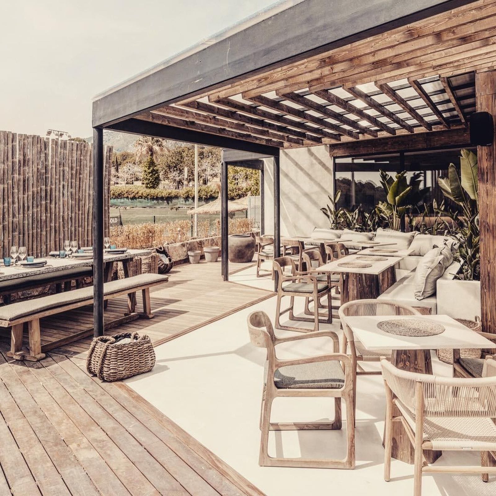 Beach club UM Mallorca – Archidom Studio