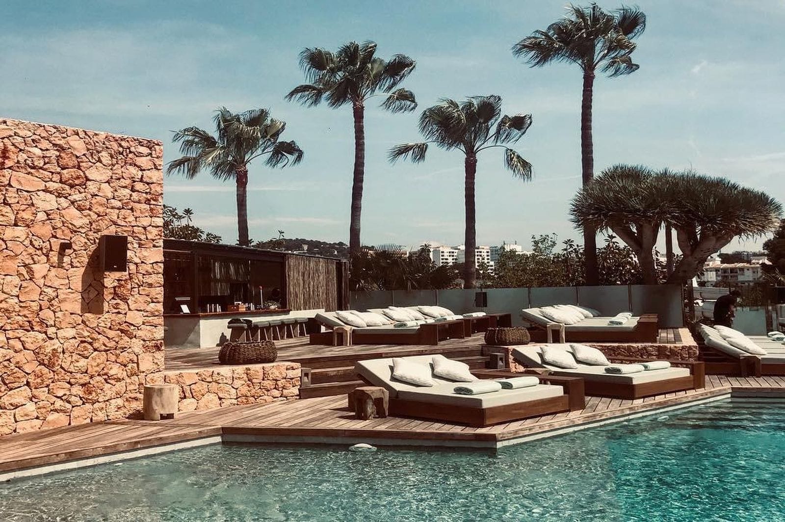 Beach club UM Mallorca – Archidom Studio