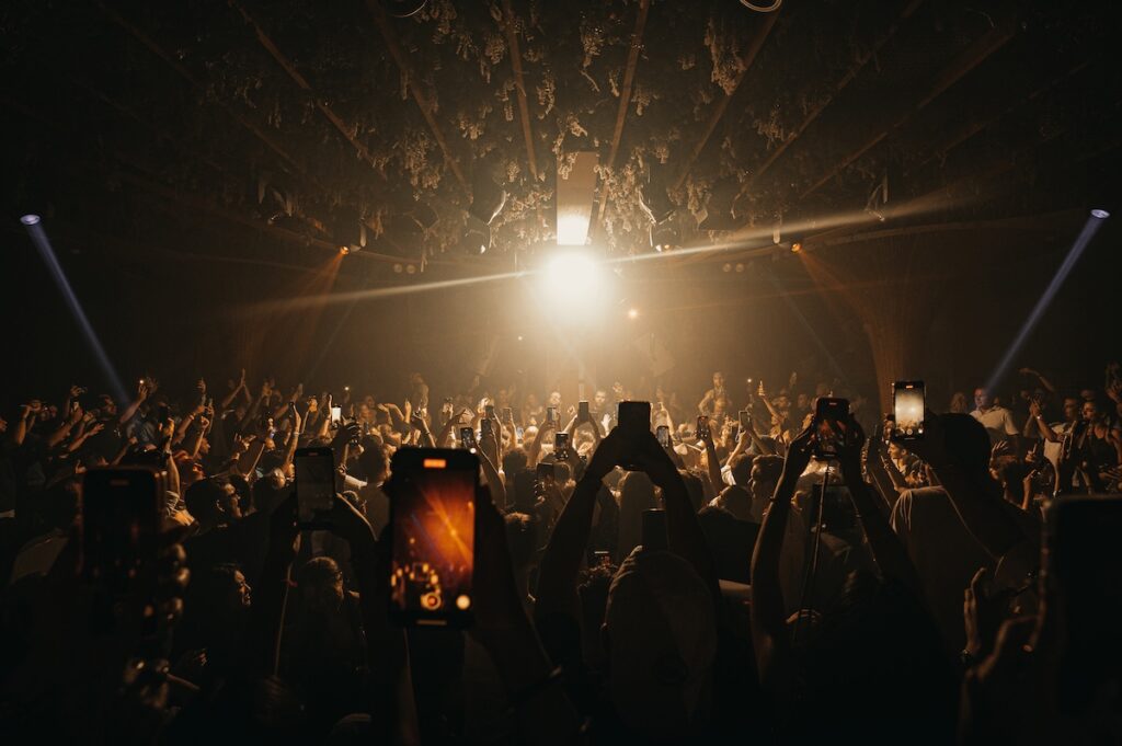 Momento Club | Archidom Studio